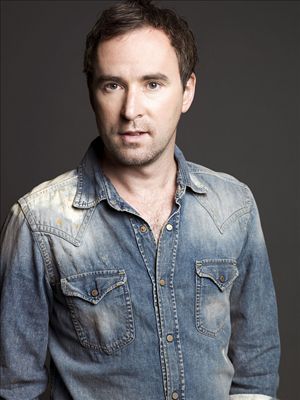 An Interview with Damien Leith – TINSEL and TAP SHOES