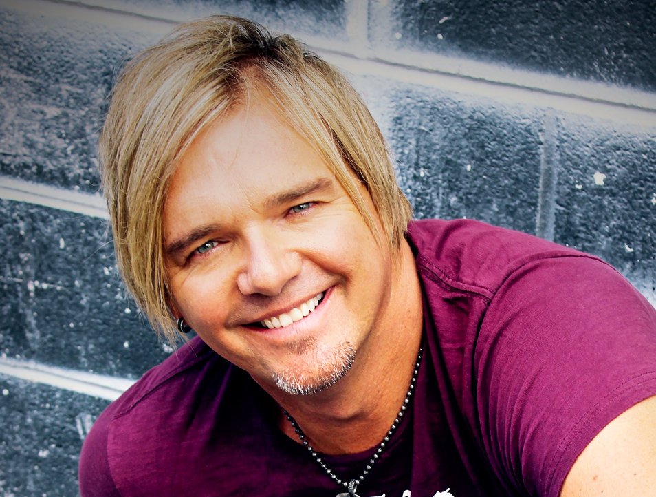 Interview: Country Rock Singer Troy Kemp – TINSEL and TAP SHOES